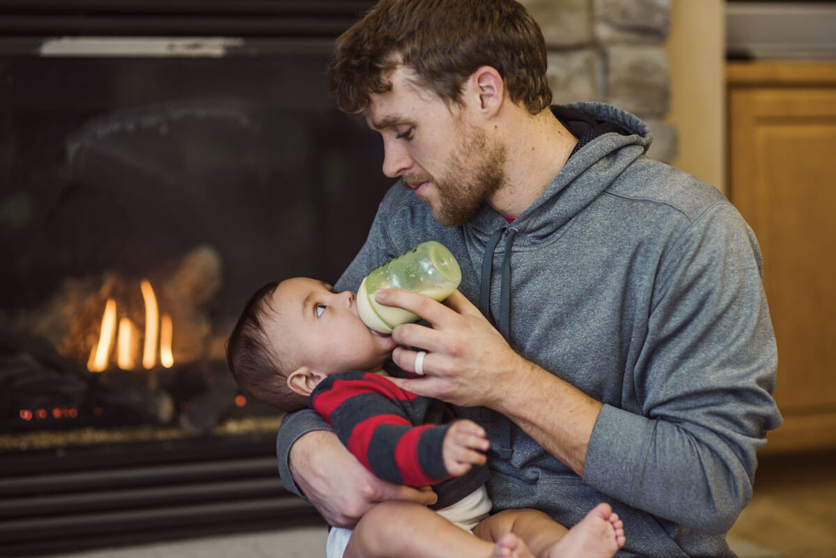 Teaching Your Breastfed Baby to Take a Bottle | Delaware WIC